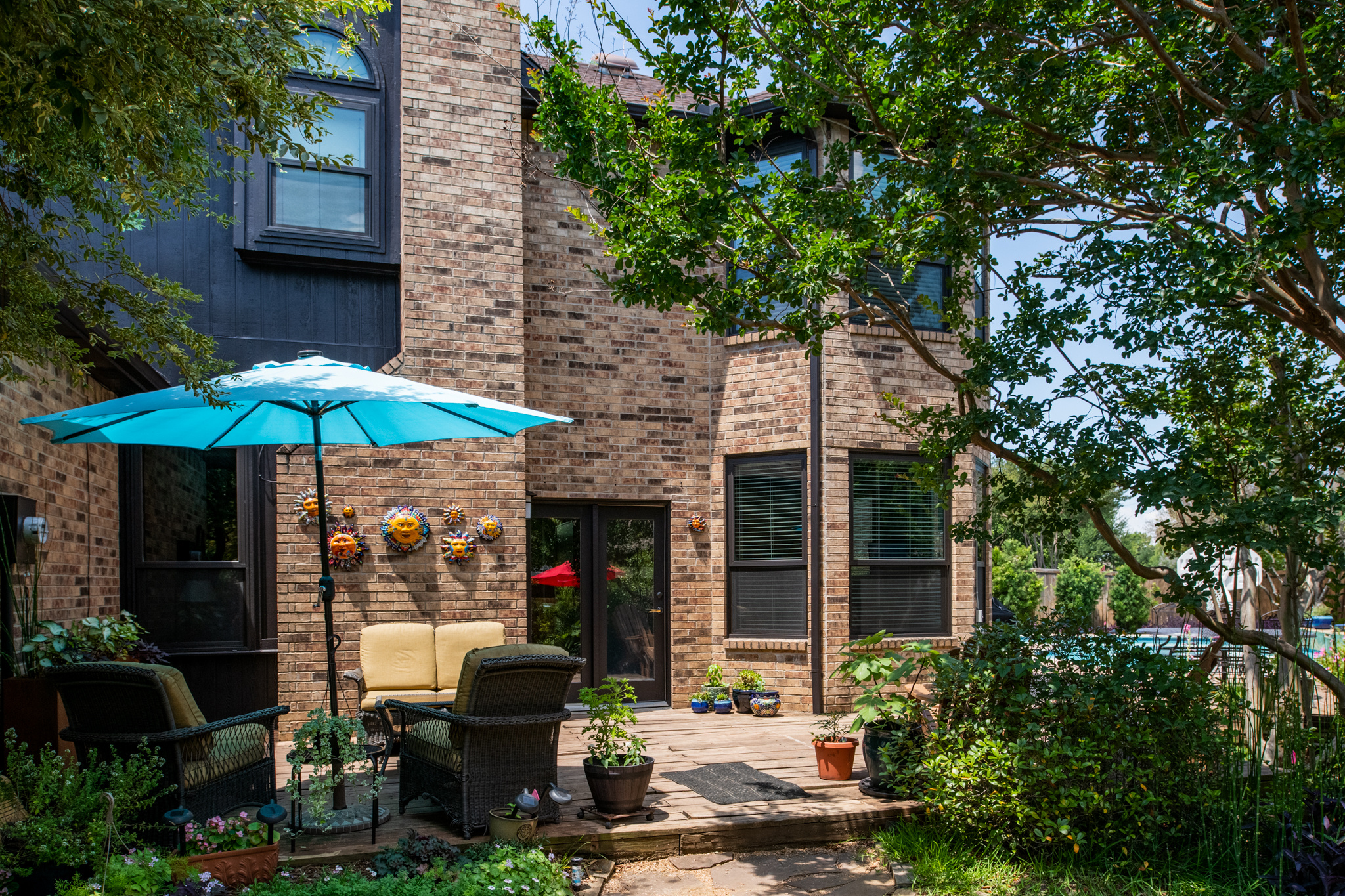 Andersen 100 Series Windows offered in Dark Bronze